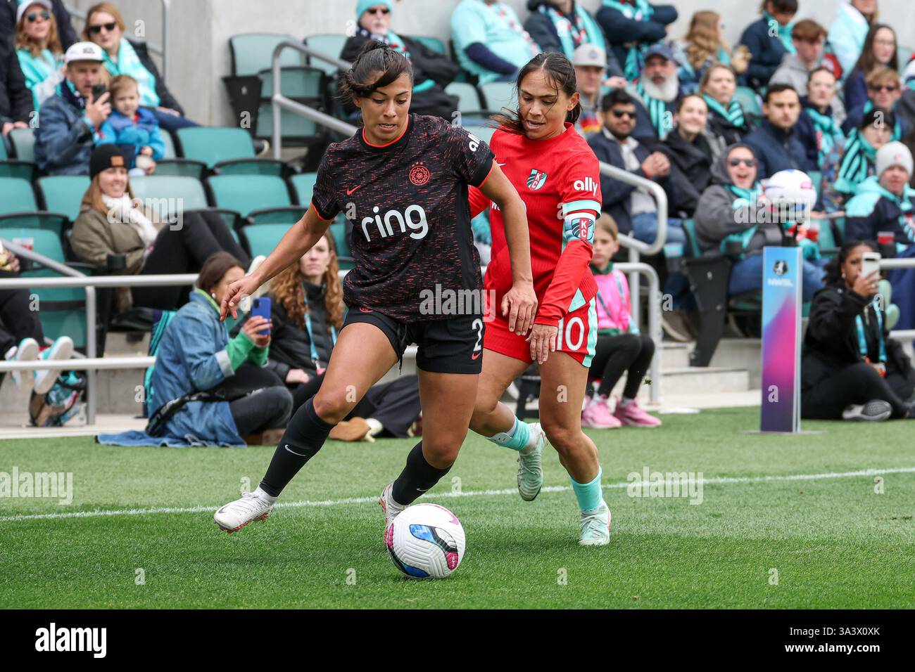 Kansas City, MO, USA. 15th Mar, 2025. Portland Thorns FC defender Reyna ...