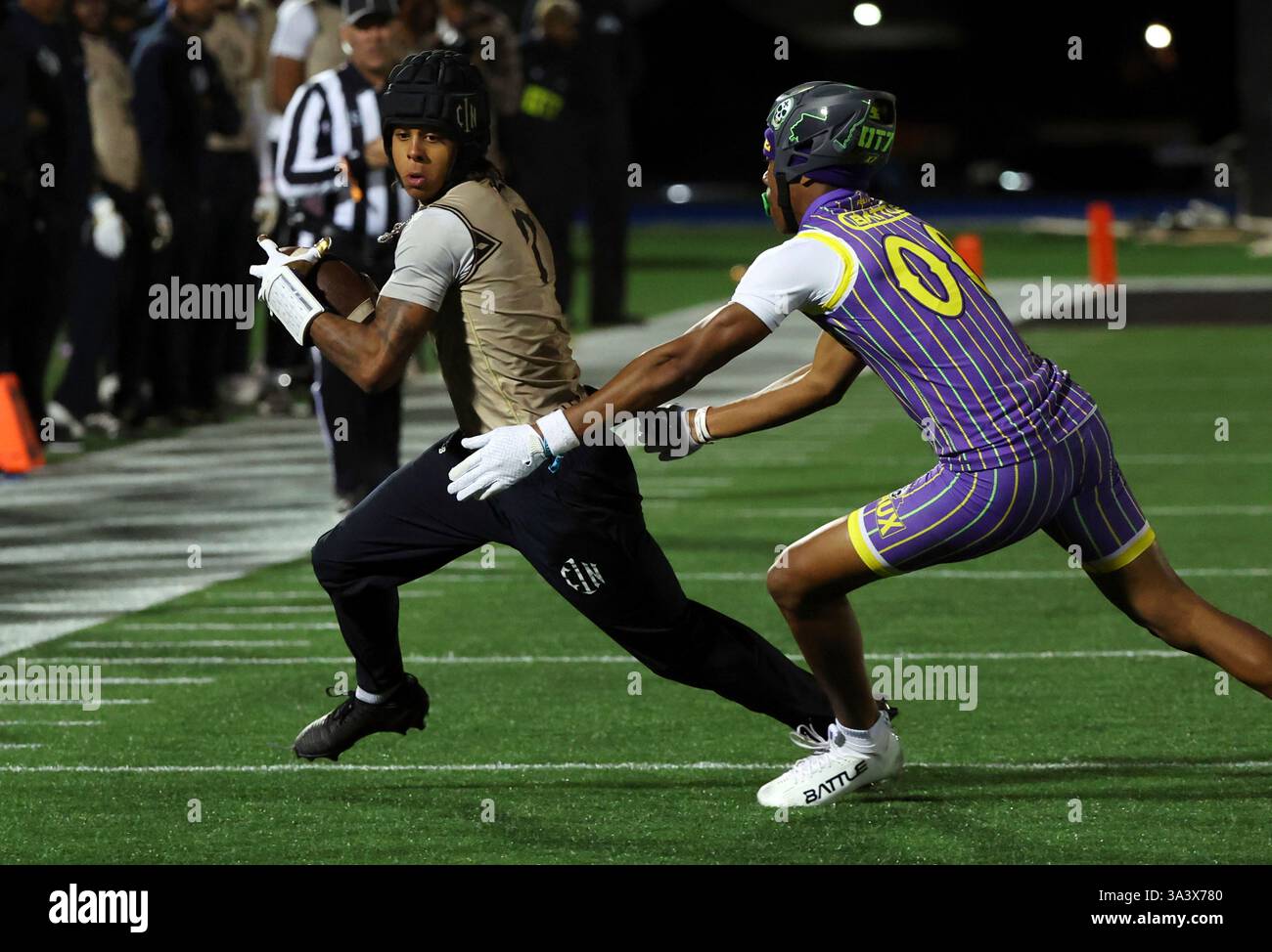 C1N wide receiver Devin Carter (7) tries to evade Fleaux defensive back ...