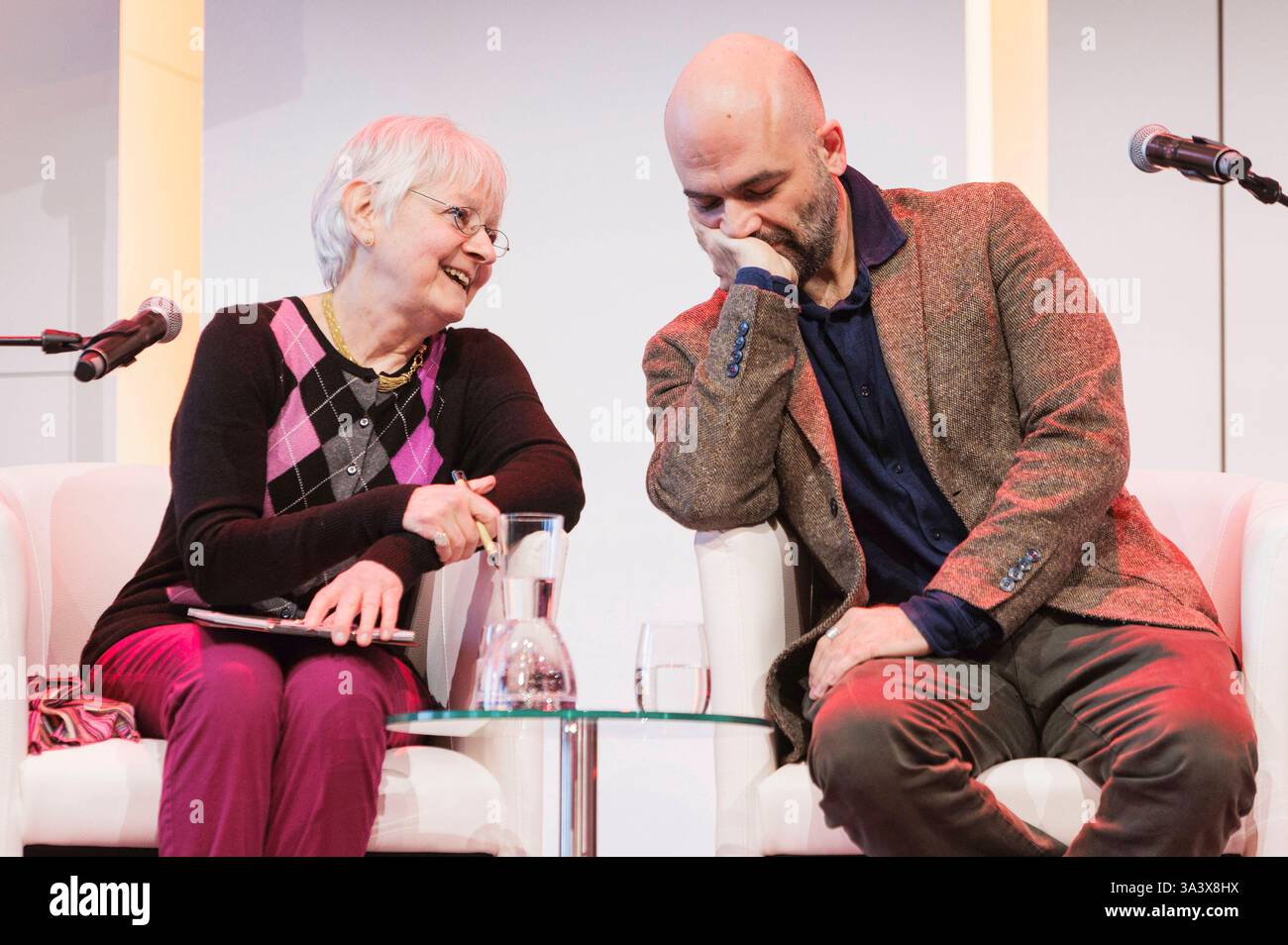 Paola Barbon und Roberto Saviano bei der lit.Cologne 2025 Veranstaltung ...
