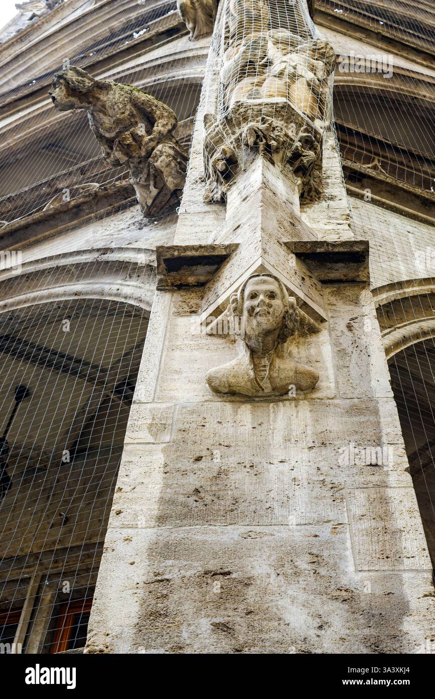 Neues Rathaus München, Bayern, Deutschland Pfeiler mit Skulpturen ...