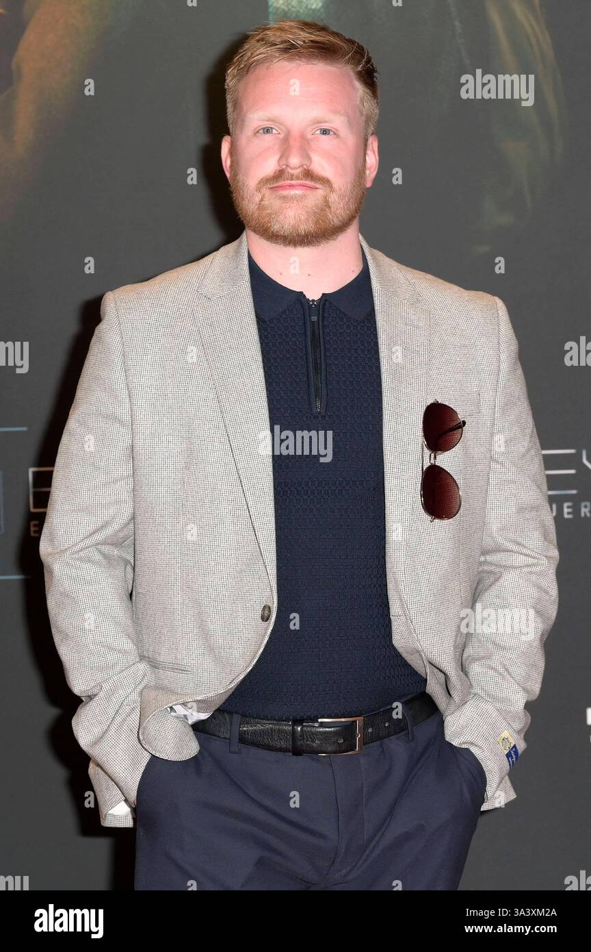 Dean Michael Gregory bei der Premiere des Kinofilms Eyes Everywhere im ...