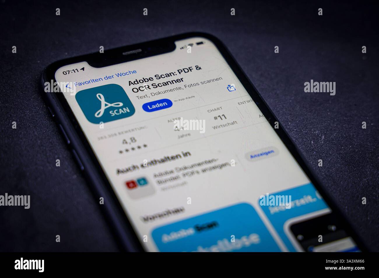 Apple App Store auf einem iPhone. Favoriten der Woche. Adobe Scan: PDF & OCR Scanner. // 18.03. ...