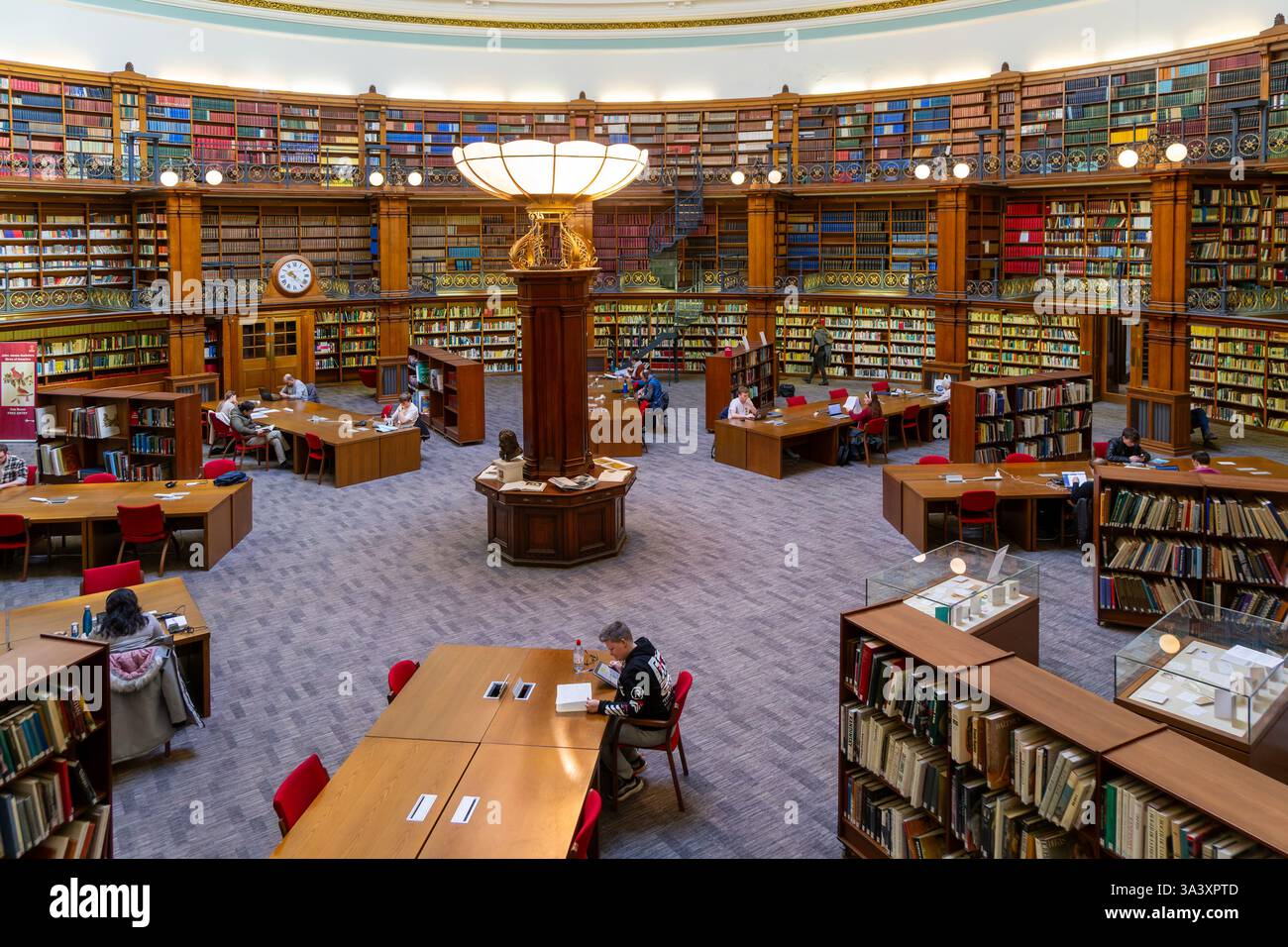 Historic circular Picton Reading Room inside Liverpool Central library ...