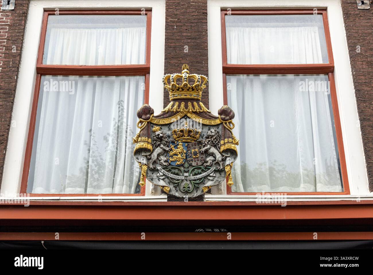 Royal Coat of Arms with the motto Je Maintiendrai (I will uphold) of ...