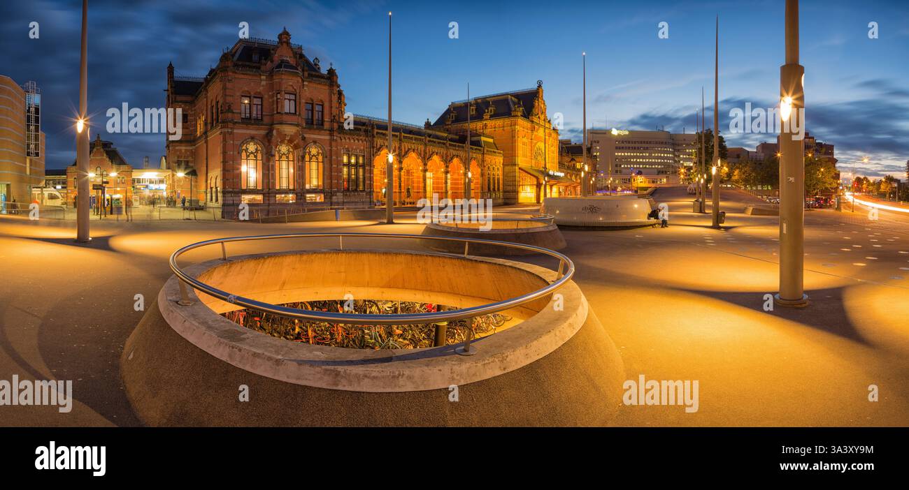 The centre square in front of the of the Central Station of the city of ...