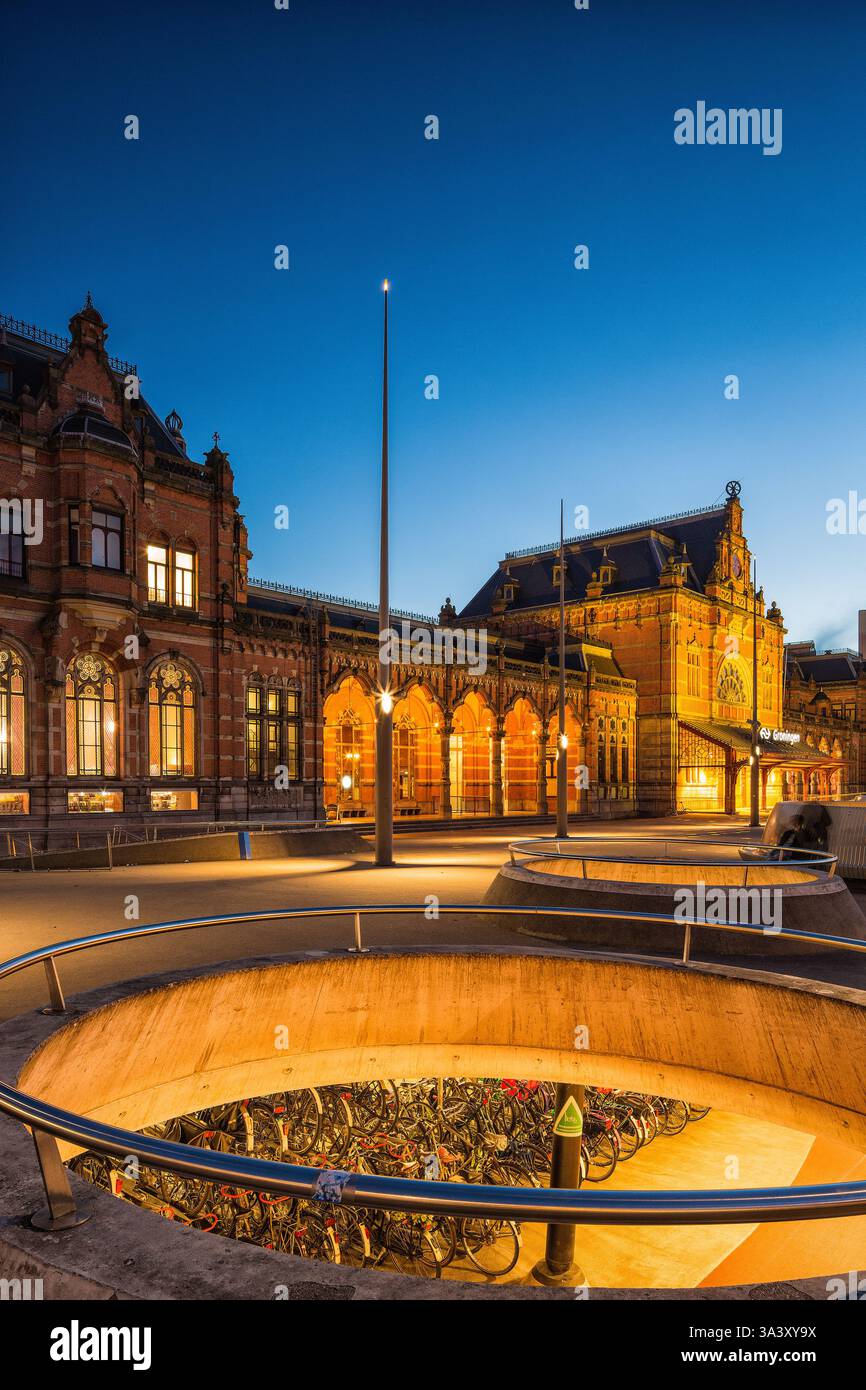 The centre square in front of the of the Central Station of the city of ...