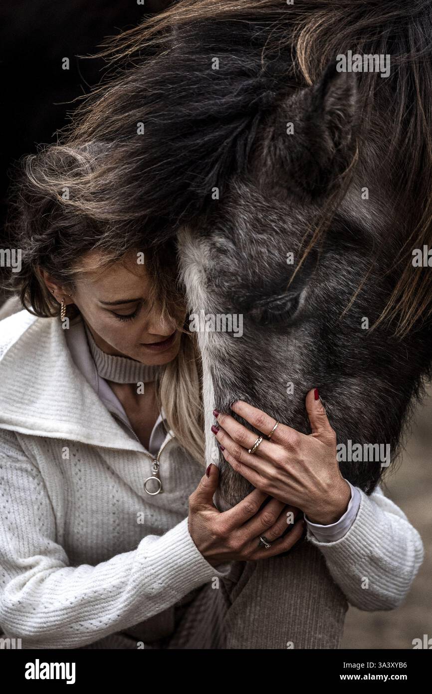 Touch up marking hi-res stock photography and images - Alamy