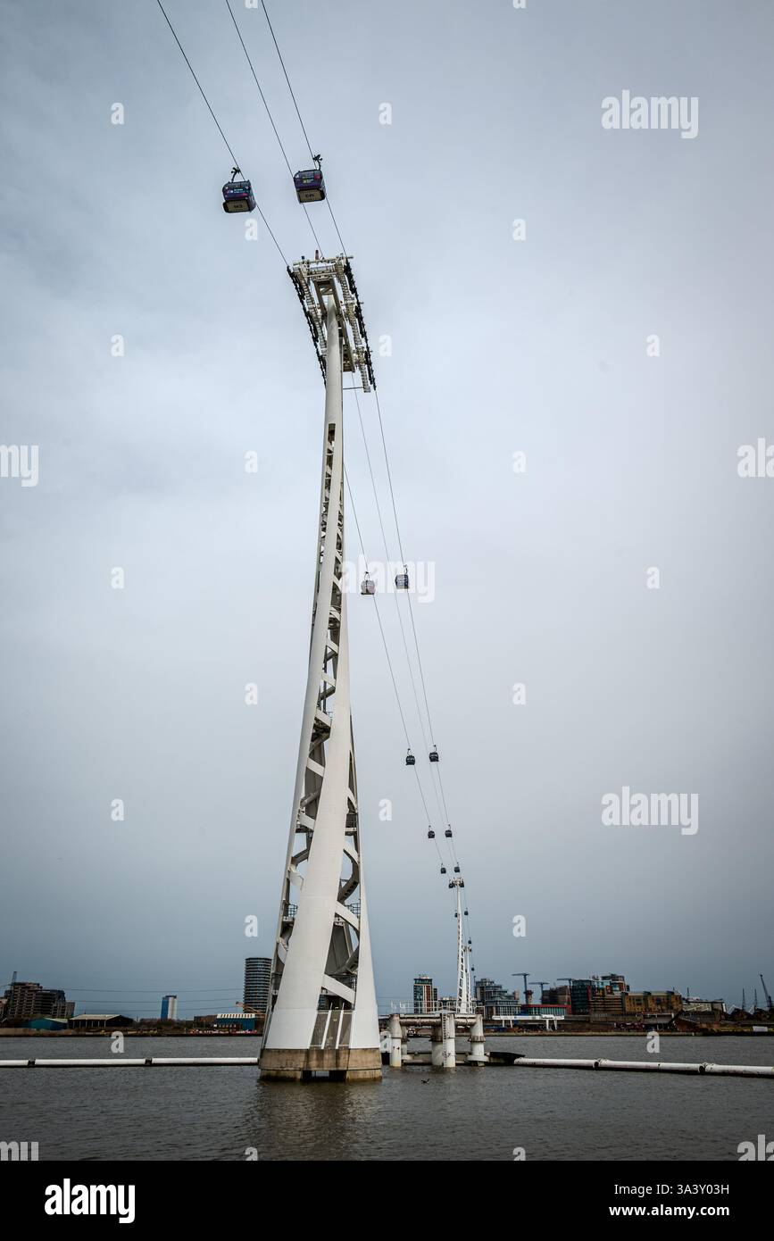 London cable cars (Emirates Air Line) stretch along the entire length ...