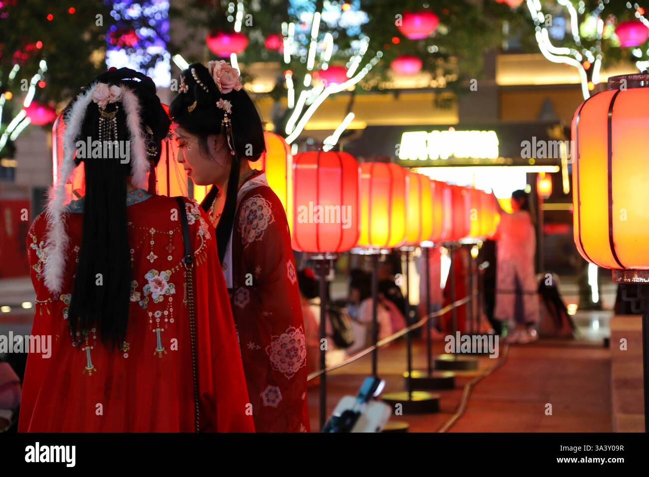 Tang dynasty sleepless city hi-res stock photography and images - Alamy