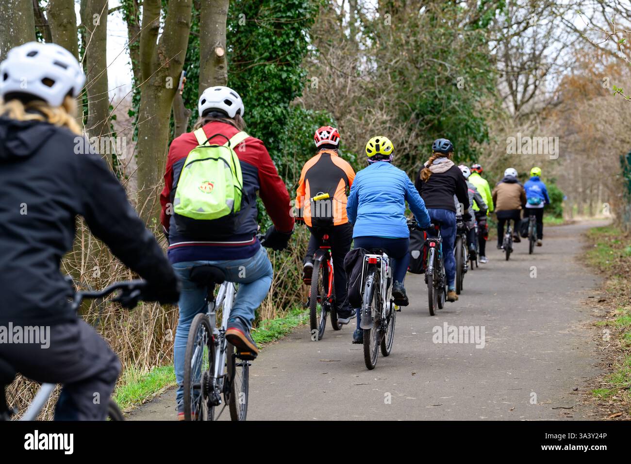 Edinburgh cycle path hi-res stock photography and images - Alamy