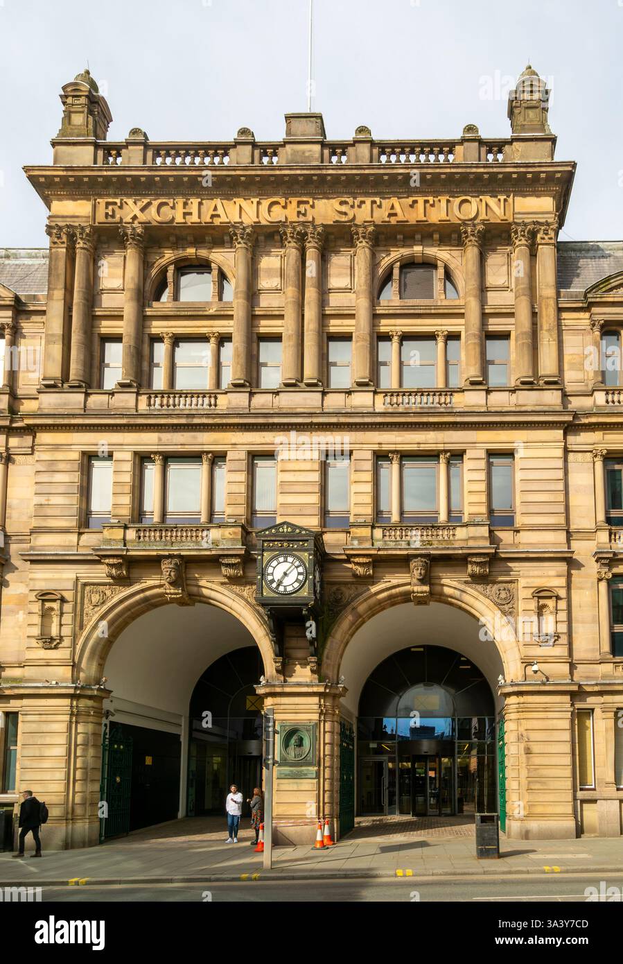 Exchange Station railway building, Tithebarn Street, city centre ...