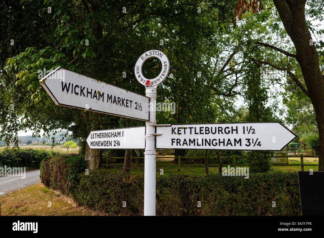 Destination sign hi-res stock photography and images - Alamy