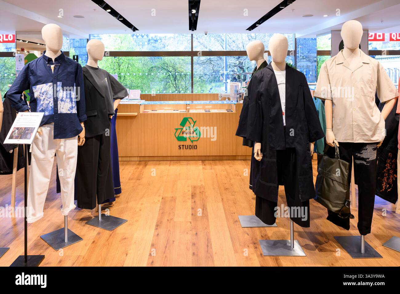 Uniqlo Edinburgh clothing shop Stock Photo - Alamy