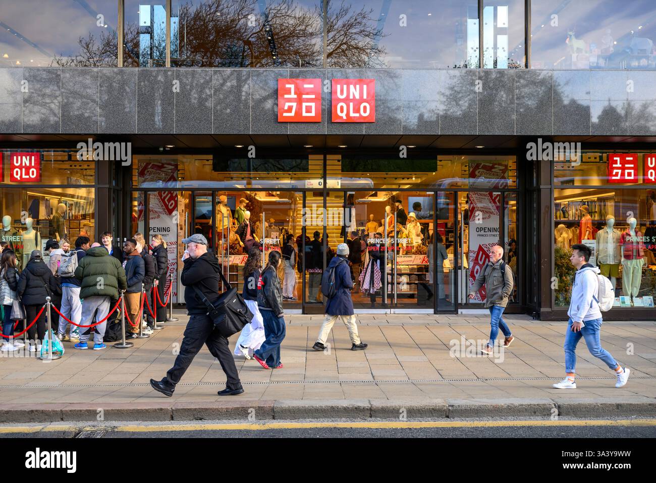 Uniqlo clothing retail store hi-res stock photography and images - Alamy
