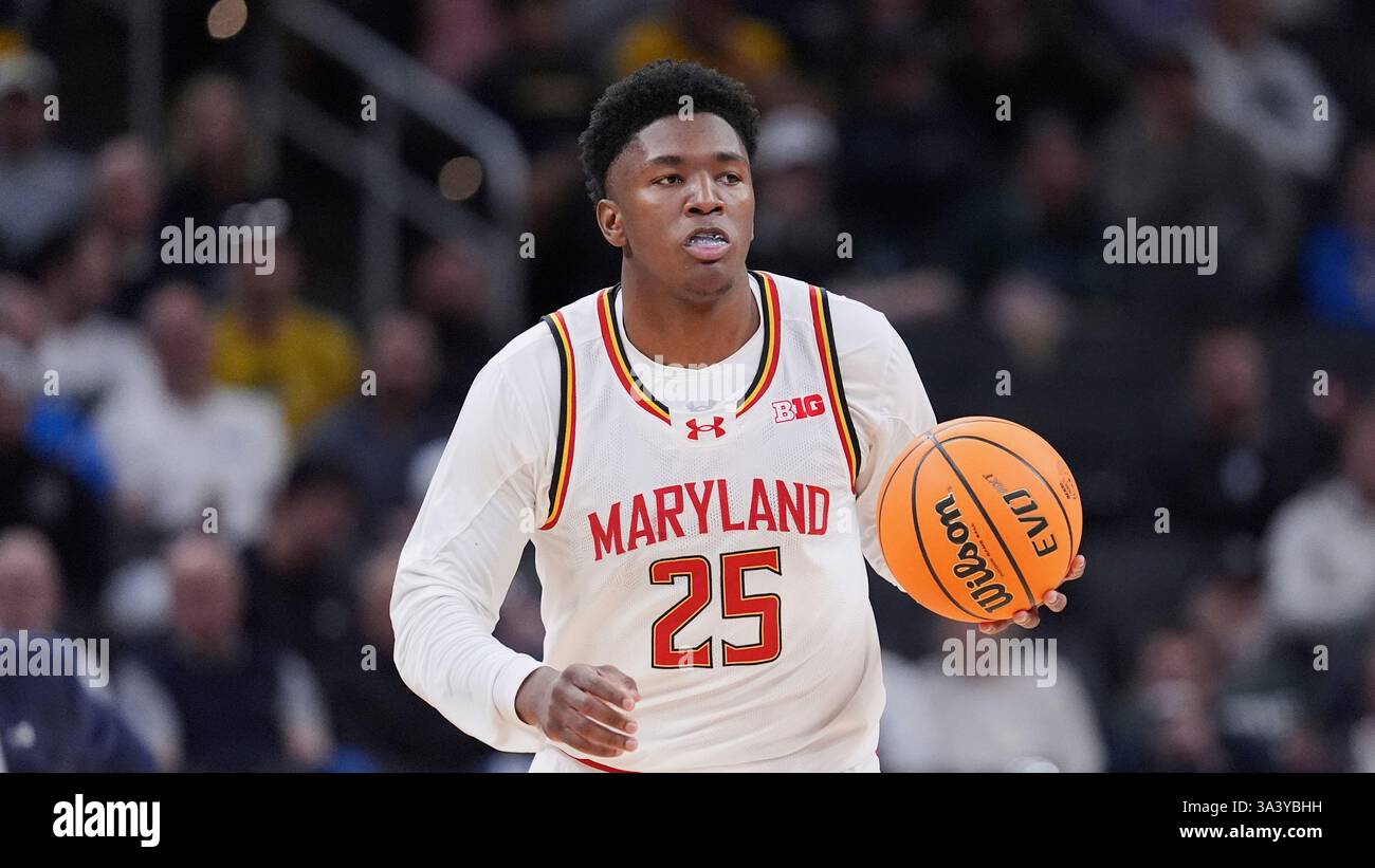 Maryland center Derik Queen (25) plays against Michigan in the first ...