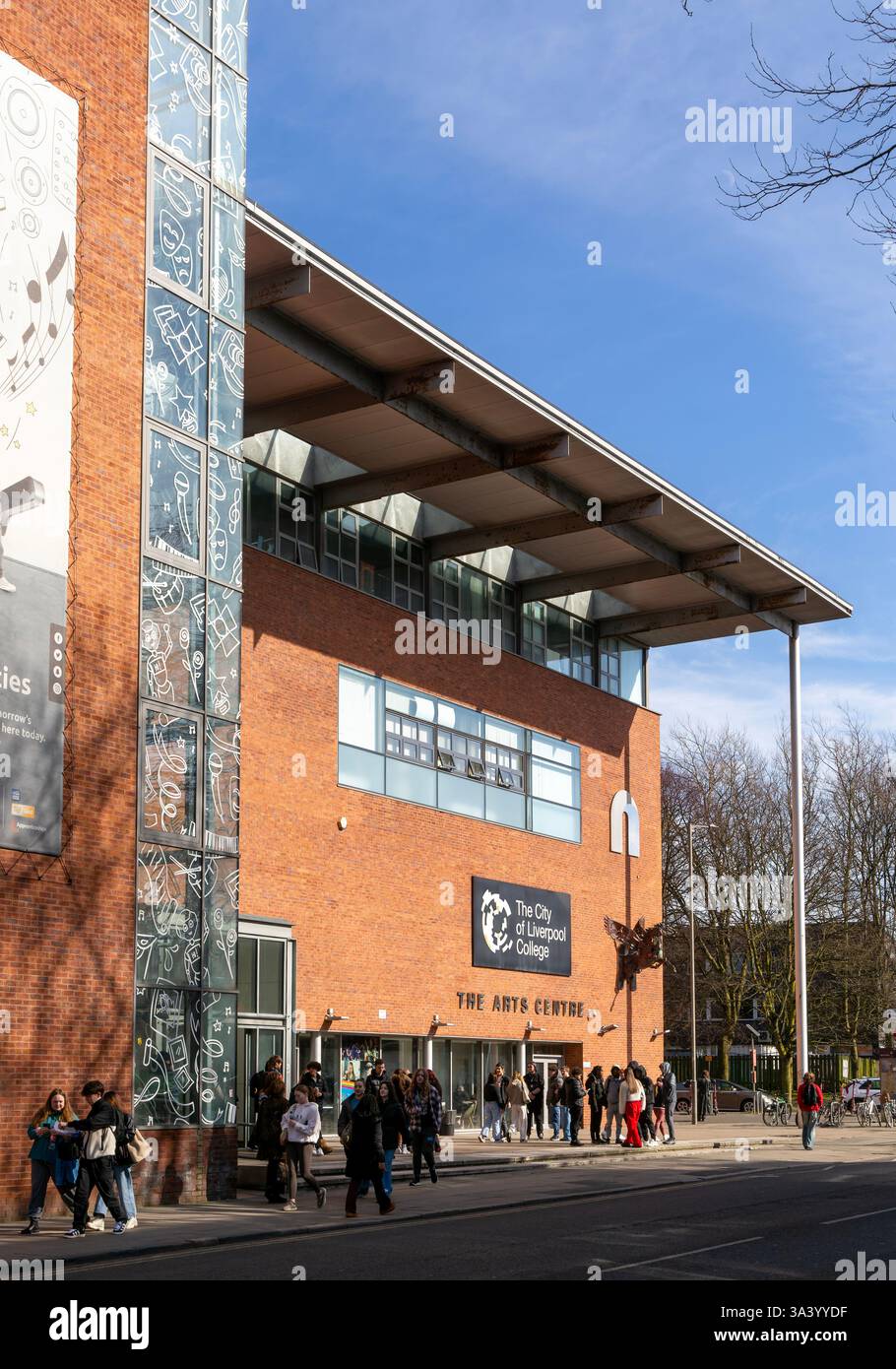 Students outside The Arts Centre, The City of Liverpool College, Myrtle ...
