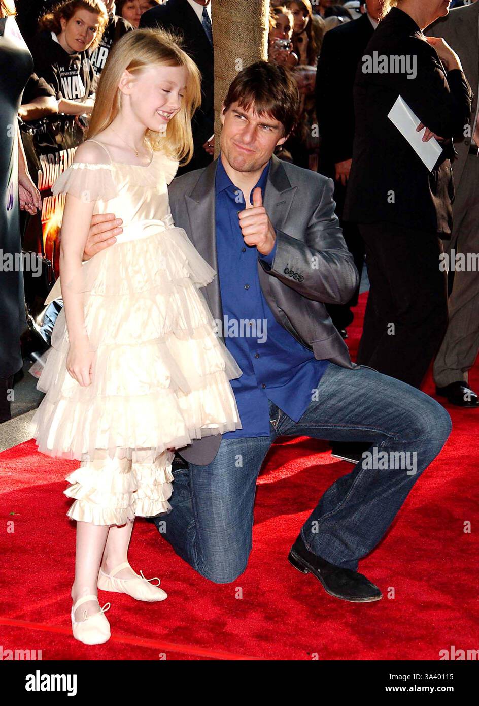 Nov. 13, 2001 - K43896AR.U.S PREMIERE OF ''WAR OF THE WORLDS'' AT THE ...