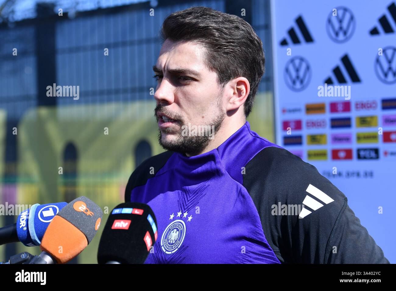 Dortmund, Germany. 18th Mar, 2025. Fussball Training Nationalmannschaft ...