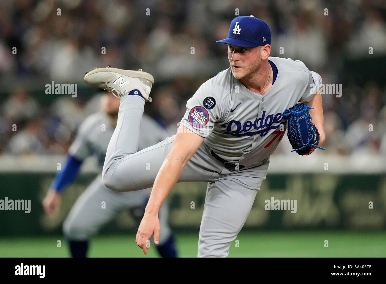 Los Angeles Dodgers relief pitcher Ben Casparius works against the ...