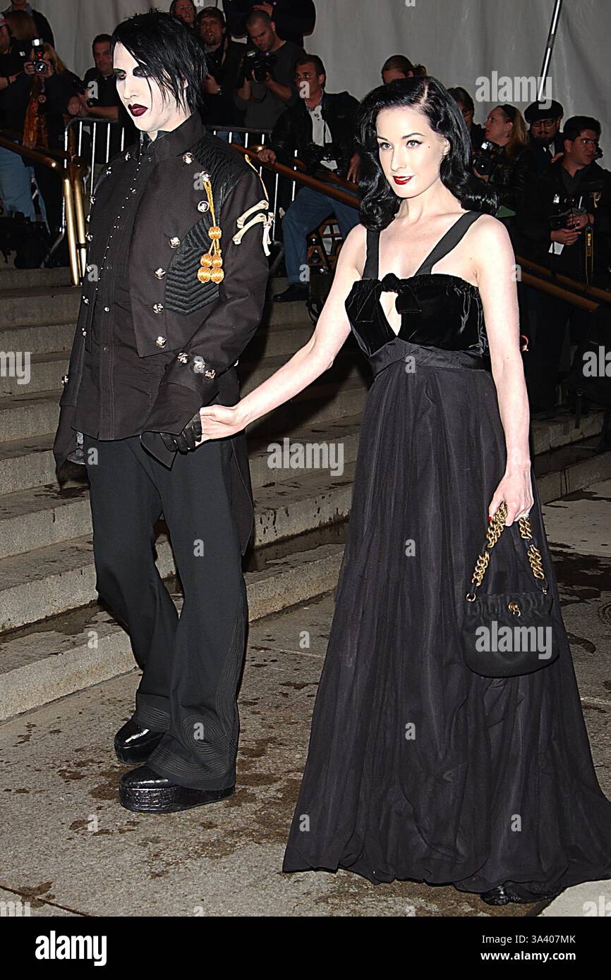 May 2, 2005 - K42993AR.2005 COSTUME INSTITUTE GALA IN CELEBRATION OF ...