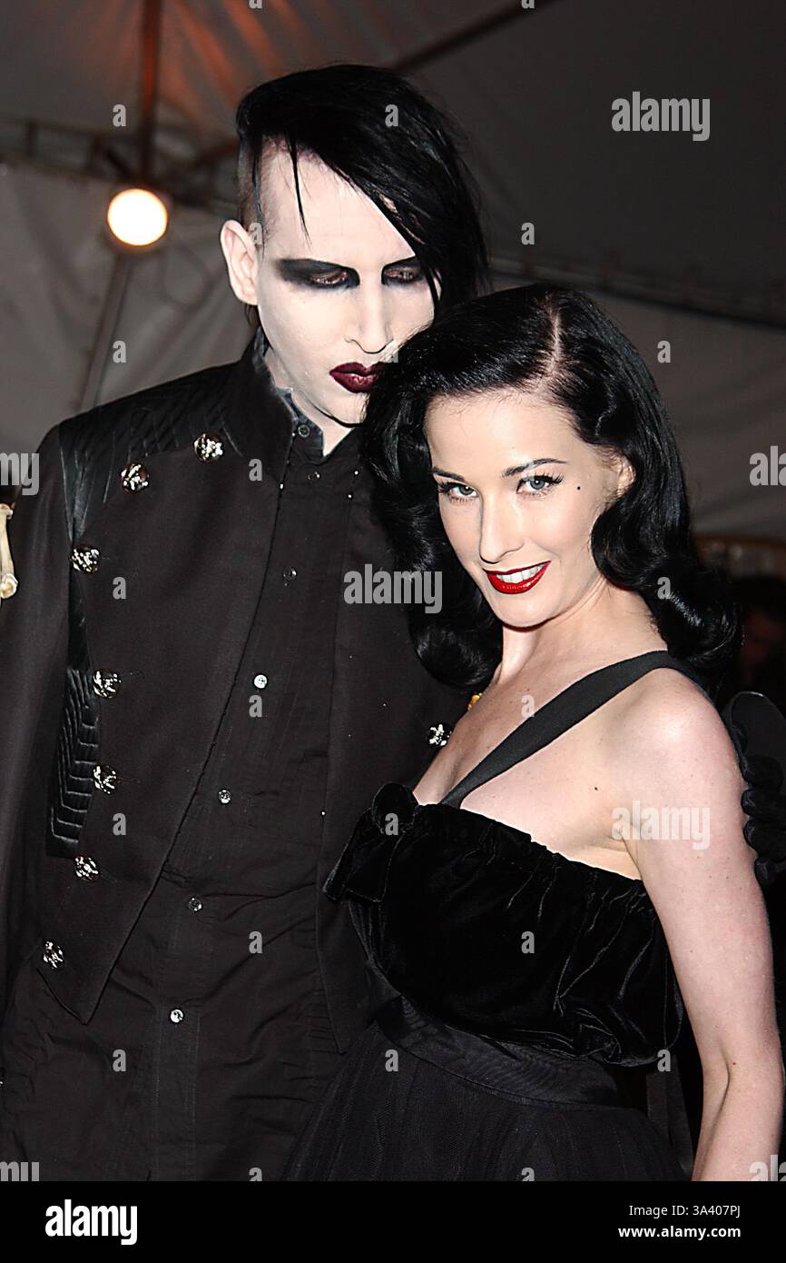 May 2, 2005 - K42993AR.2005 COSTUME INSTITUTE GALA IN CELEBRATION OF ...