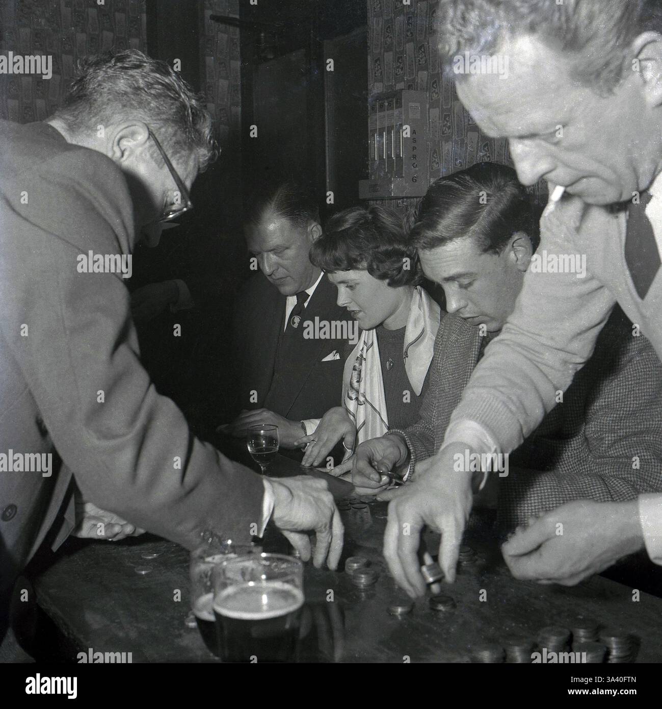 1950s historical people counting hi-res stock photography and images ...