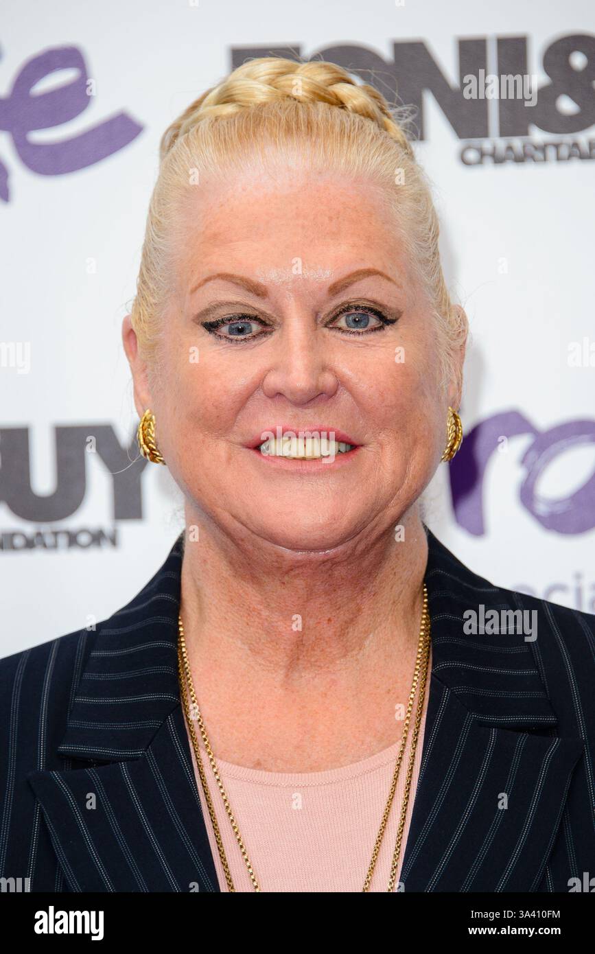 Kim Woodburn arrives at the Life After Stroke Awards 2015 on the 25th ...