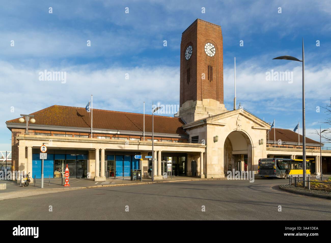 Mersey Ferries Seacombe terminal building, River Mersey, Seacombe ...