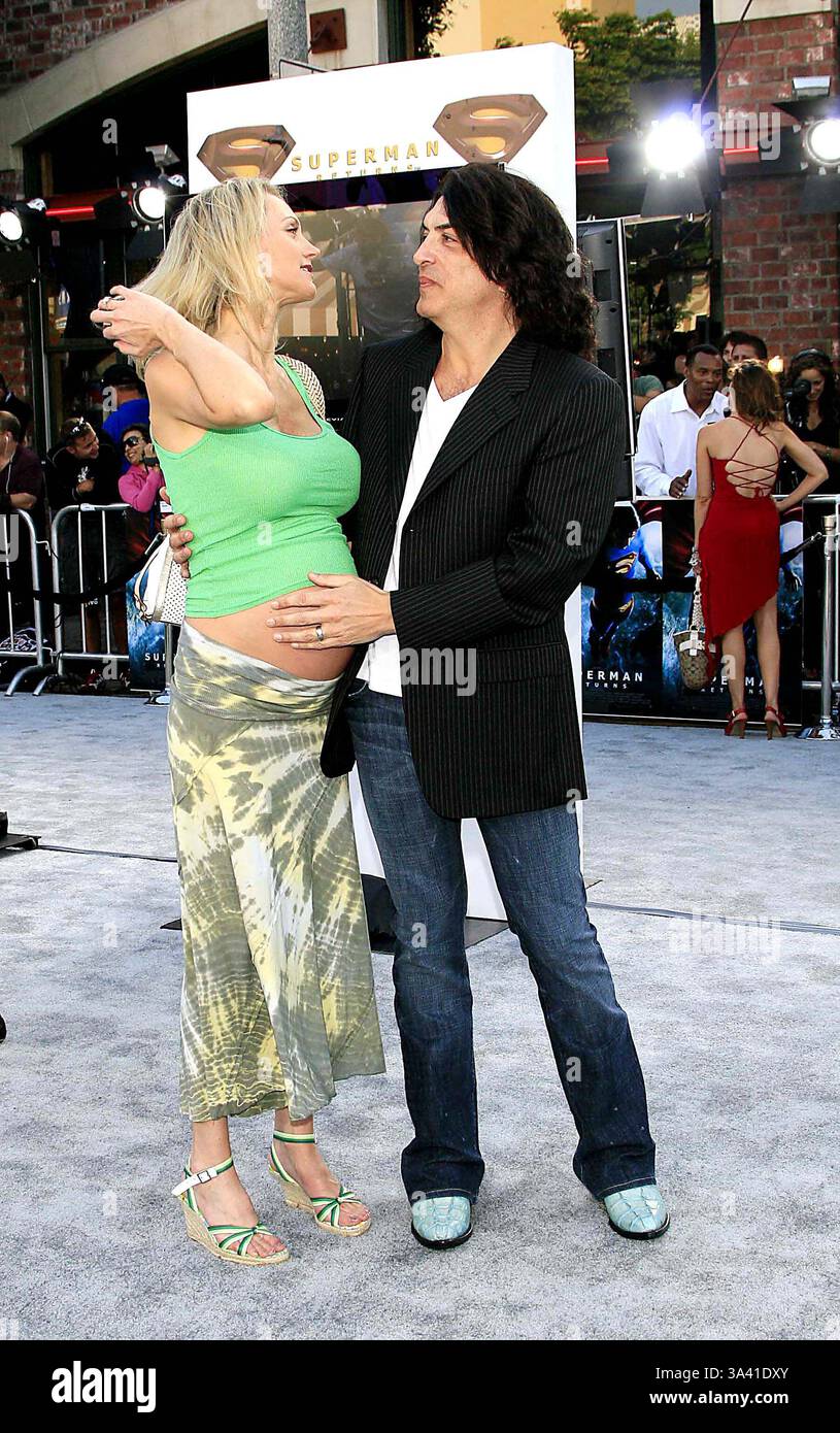 Paul stanley with wife hi-res stock photography and images - Alamy