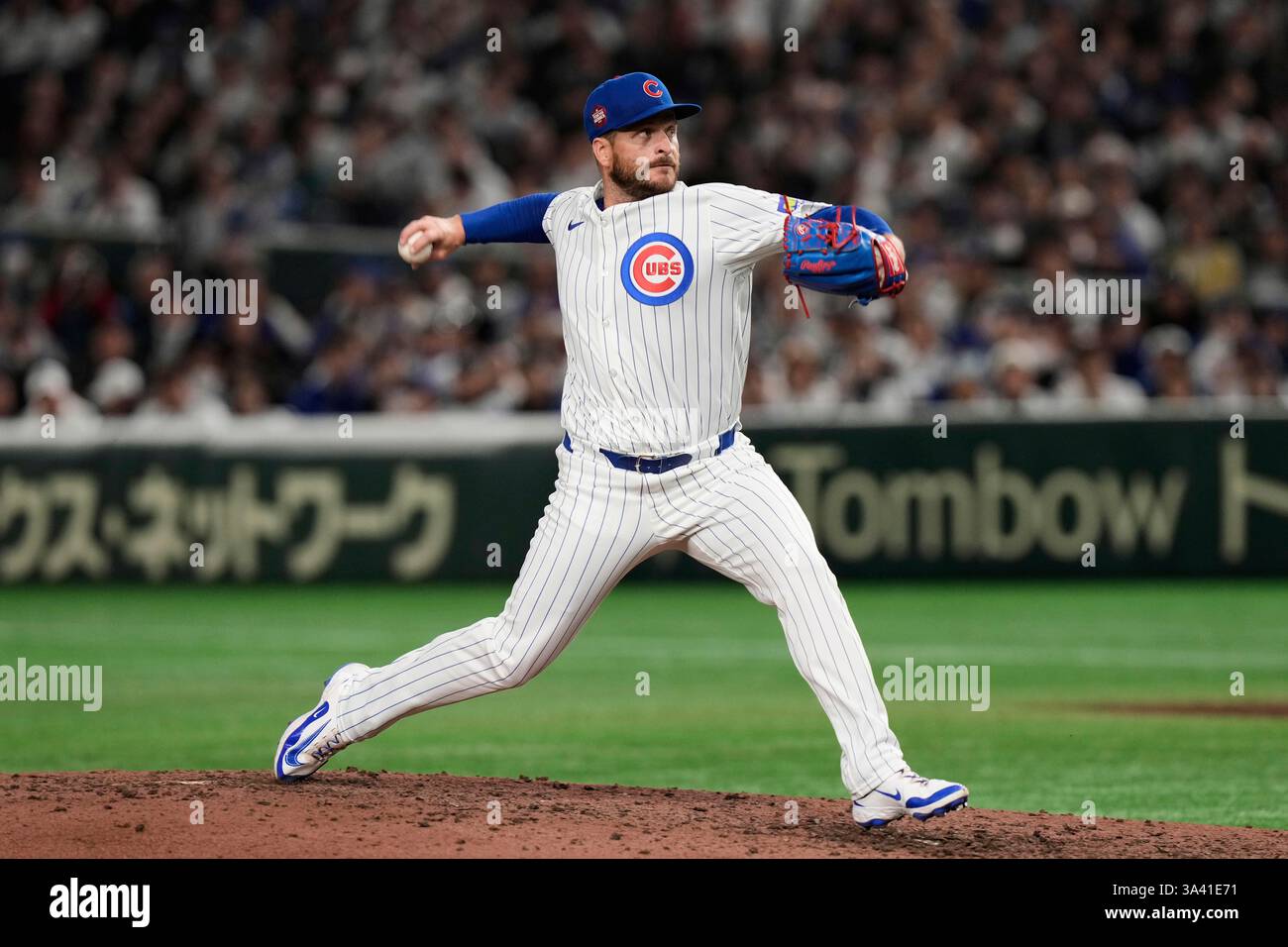Chicago Cubs relief pitcher Ryan Brasier throws to the Los Angeles ...