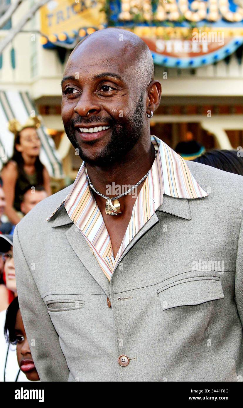 June 24, 2006 - Anaheim, CALIFORNIA, USA - JERRY RICE -.PIRATES OF THE ...