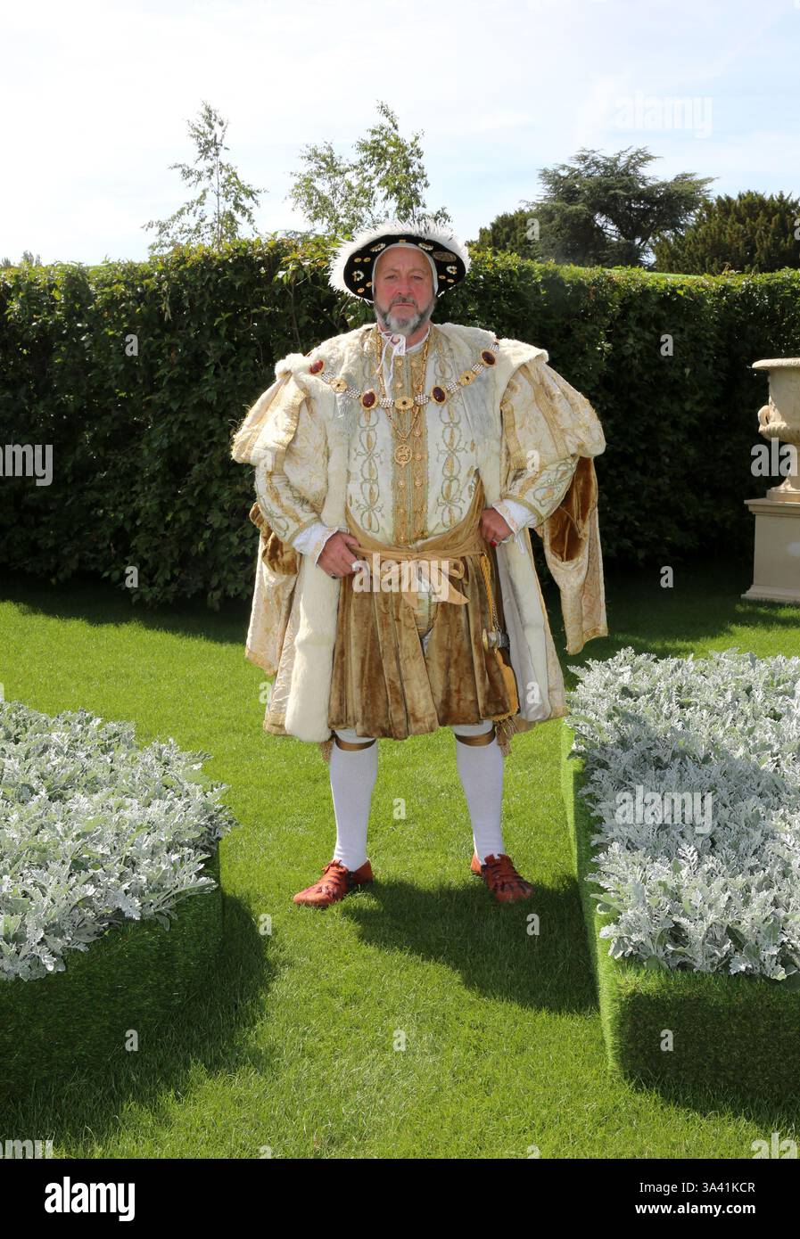 Actor playing Henry VIII at the RHS Hampton Court Palace Flower Show in ...