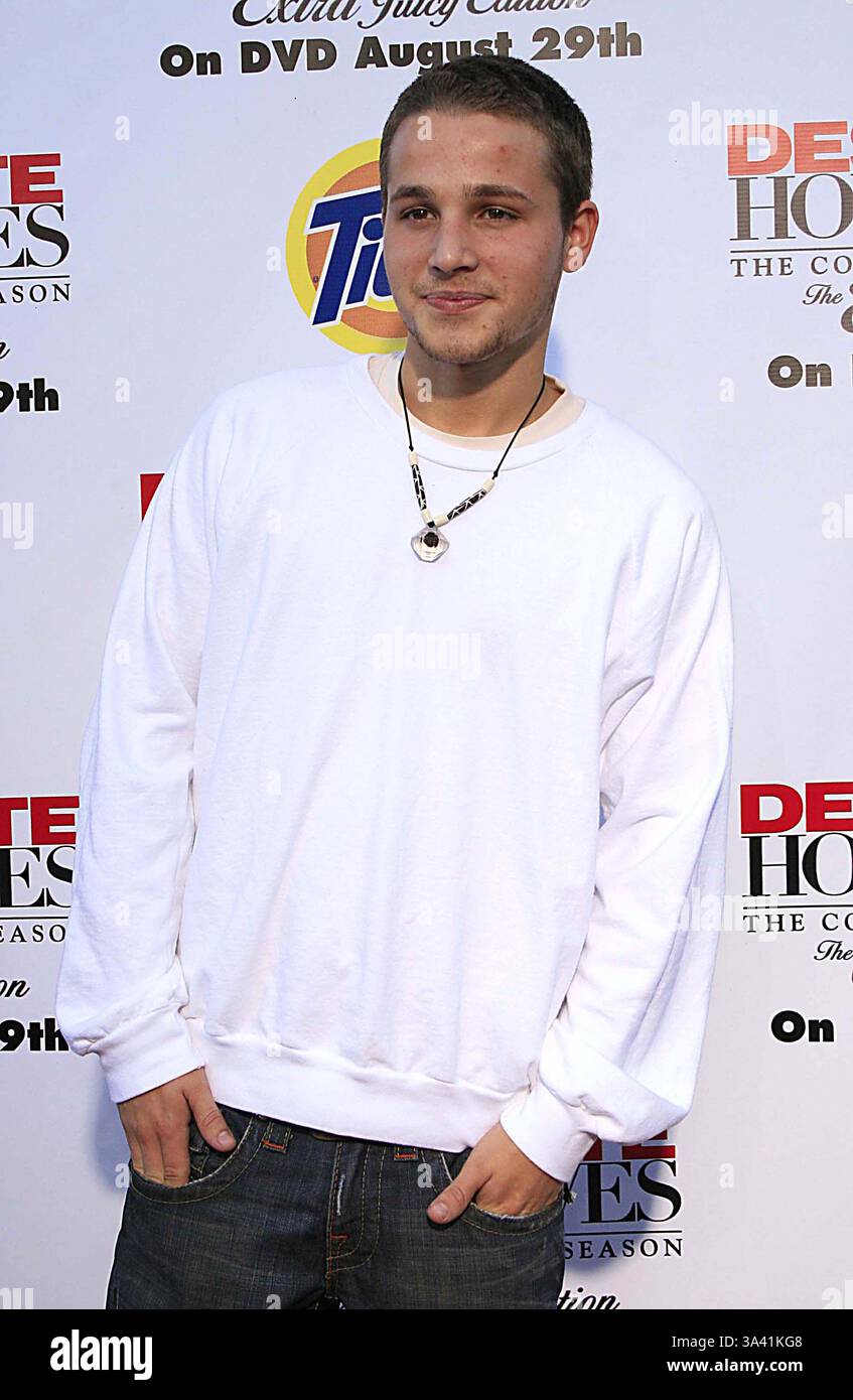 Aug. 5, 2006 - Hollywood, CALIFORNIA, USA - SHAWN PYFROM -.DESPERATE ...