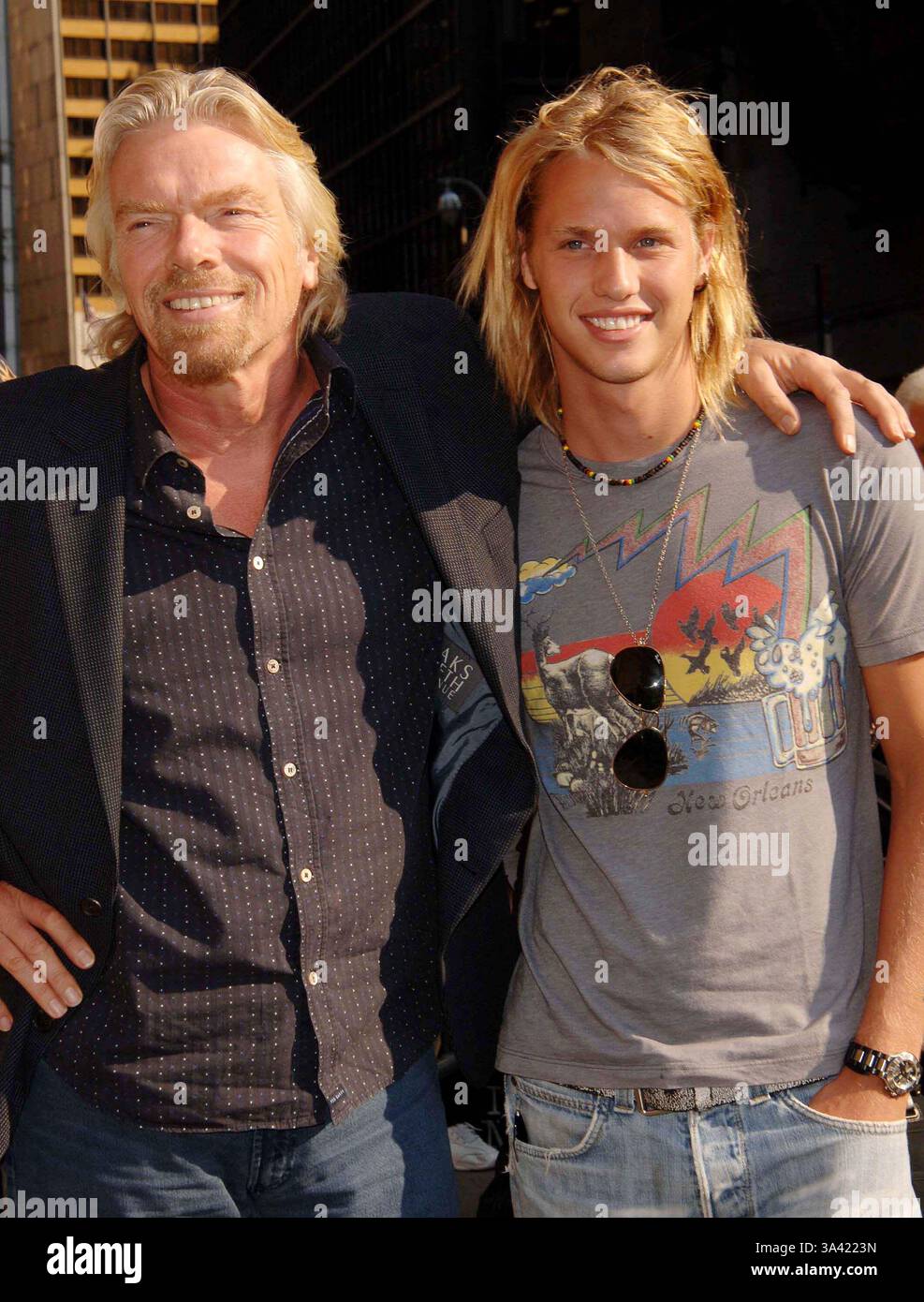 Sept. 28, 2006 - New York, New York, USA - K50052AR.CELEBRITIES ARRIVE ...