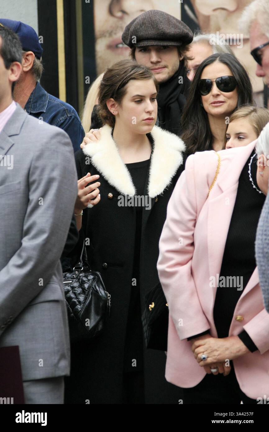 Oct. 16, 2006 - Hollywood, CALIFORNIA, USA - SCOUT WILLIS WITH DEMI ...