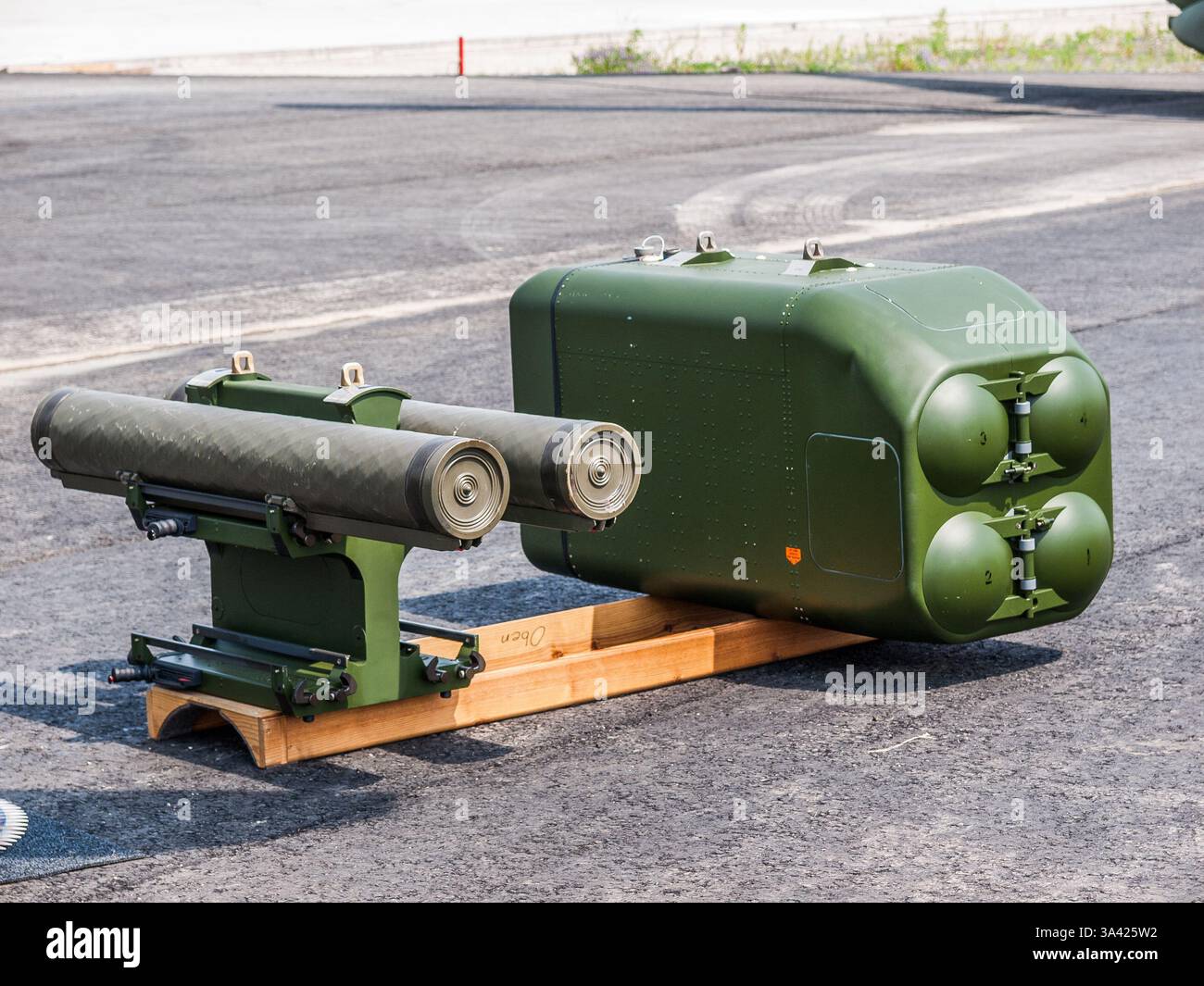 Belin, Germany - June.11.2010: MBDA HOT-3 and PARS 3 LR(TRIGAT-LR, AC ...