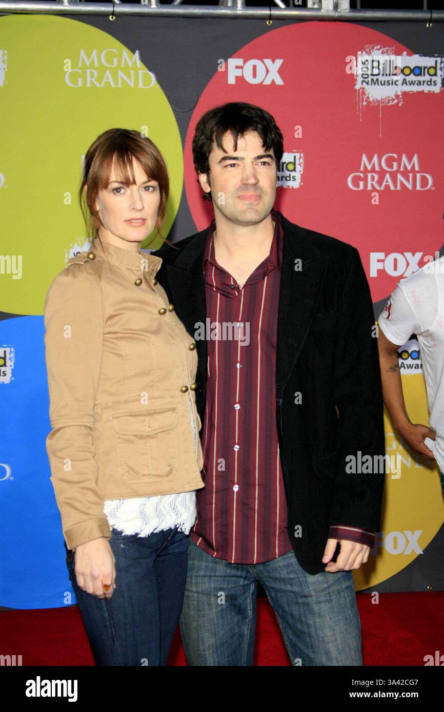 Dec. 4, 2006 - Las Vegas, NEVADA, USA - RON LIVINGSTON, ROSEMARIE ...