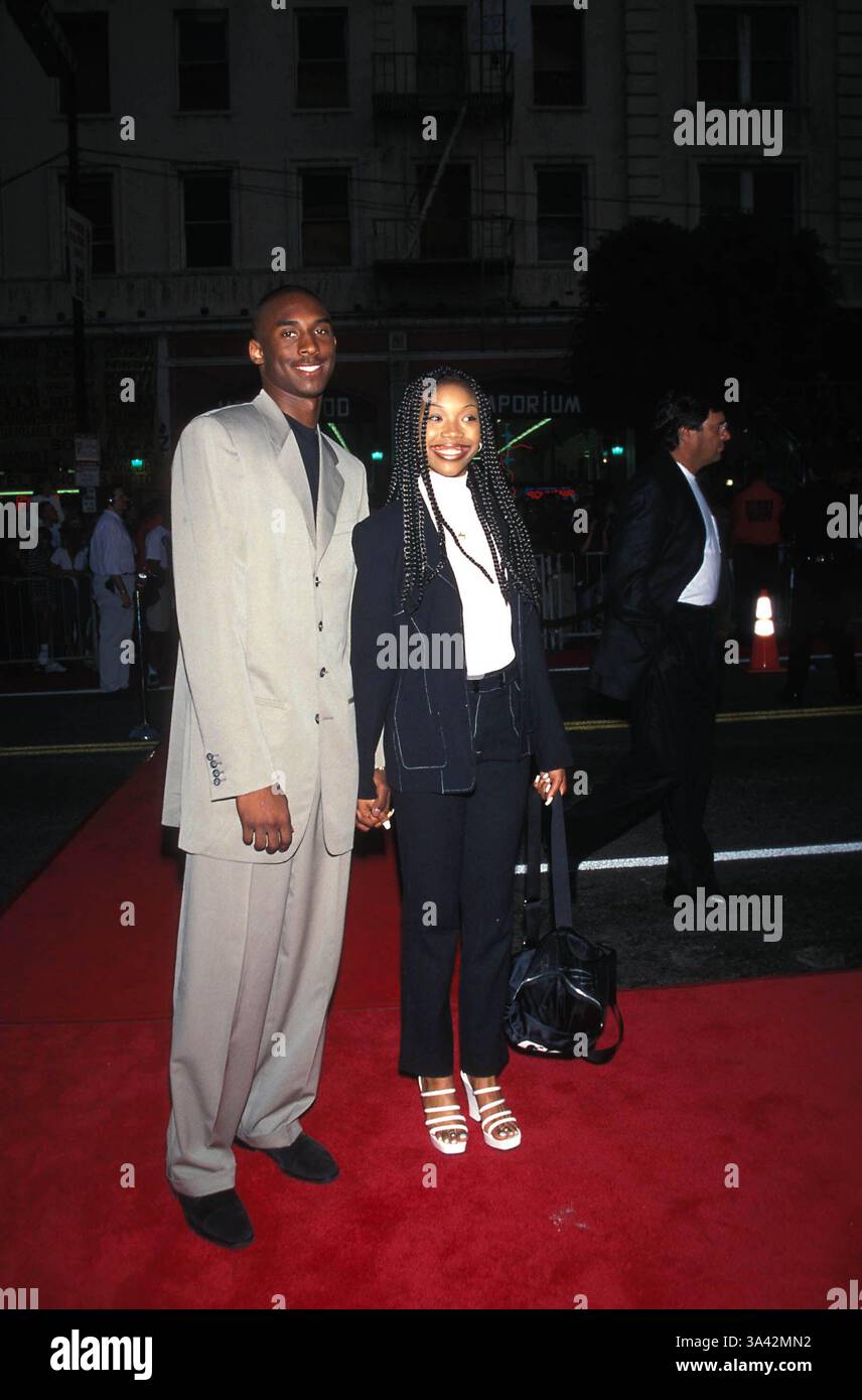 Mar. 1, 2007 - ERASER PREMIERE IN HOLLYWOOD, CA.KOBE BRYANT AND BRANDY ...