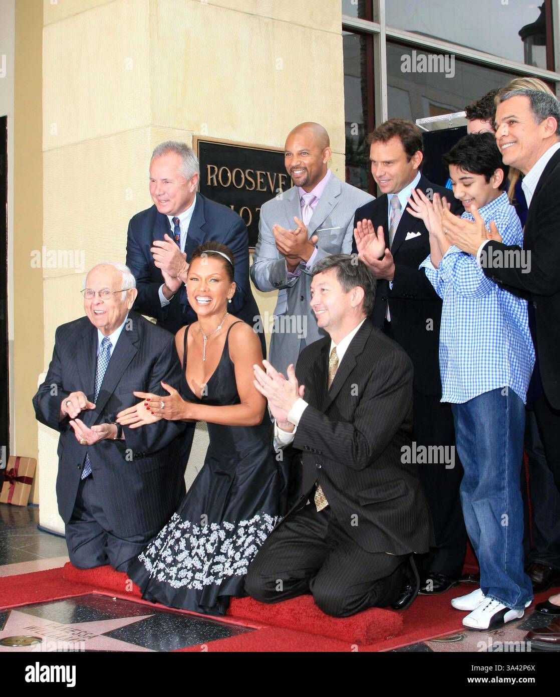 Mar. 19, 2007 - Hollywood, CALIFORNIA, USA - FRONT ROW: JOHNNY GRANT ...