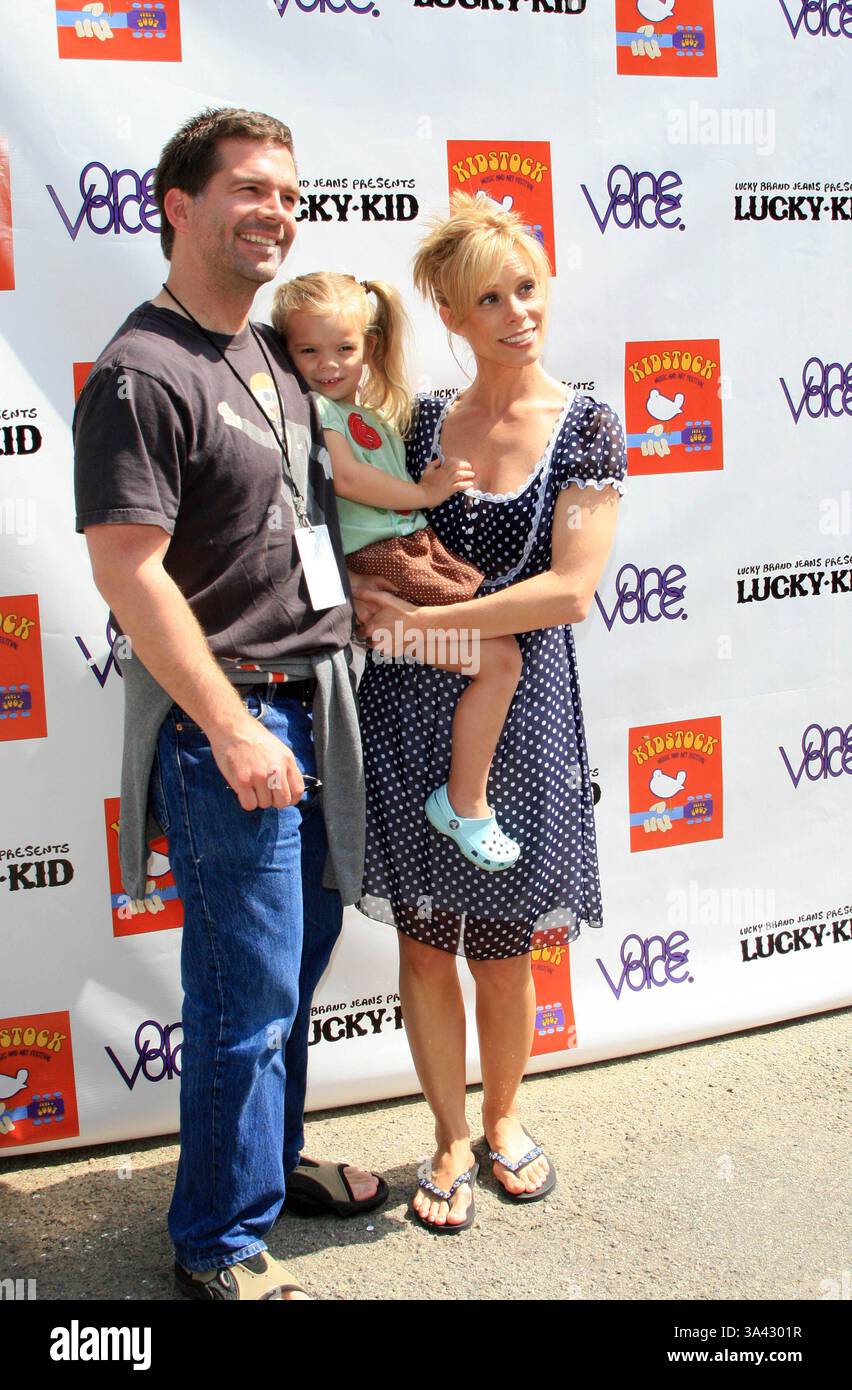 June 2, 2007 - Beverly Hills, CALIFORNIA, USA - CHERYL HINES AND ...