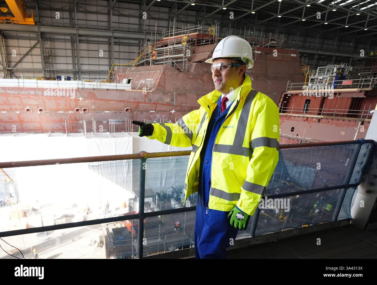 Scottish Labour leader Anas Sarwar views work on HMS Venturer and HMS ...