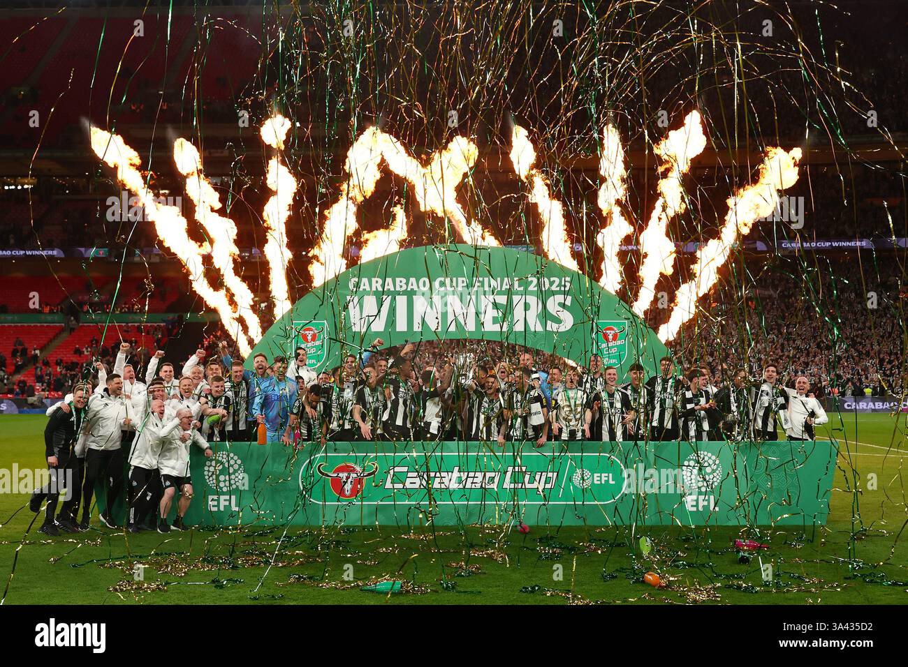 Newcastle United players and staff celebrate with the Carabao Cup ...