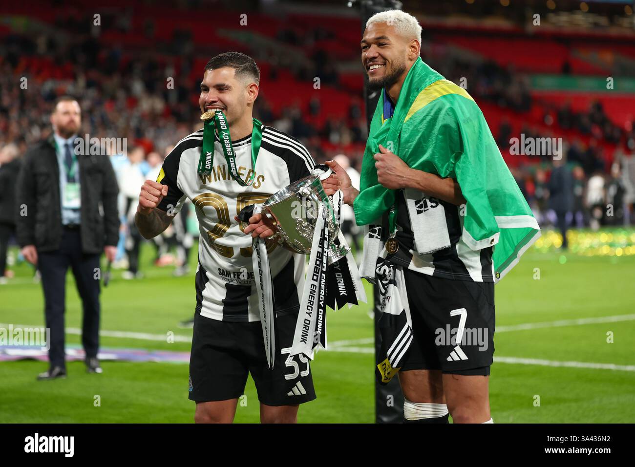 Bruno Guimaraes and Joelinton of Newcastle United celebrate with the ...
