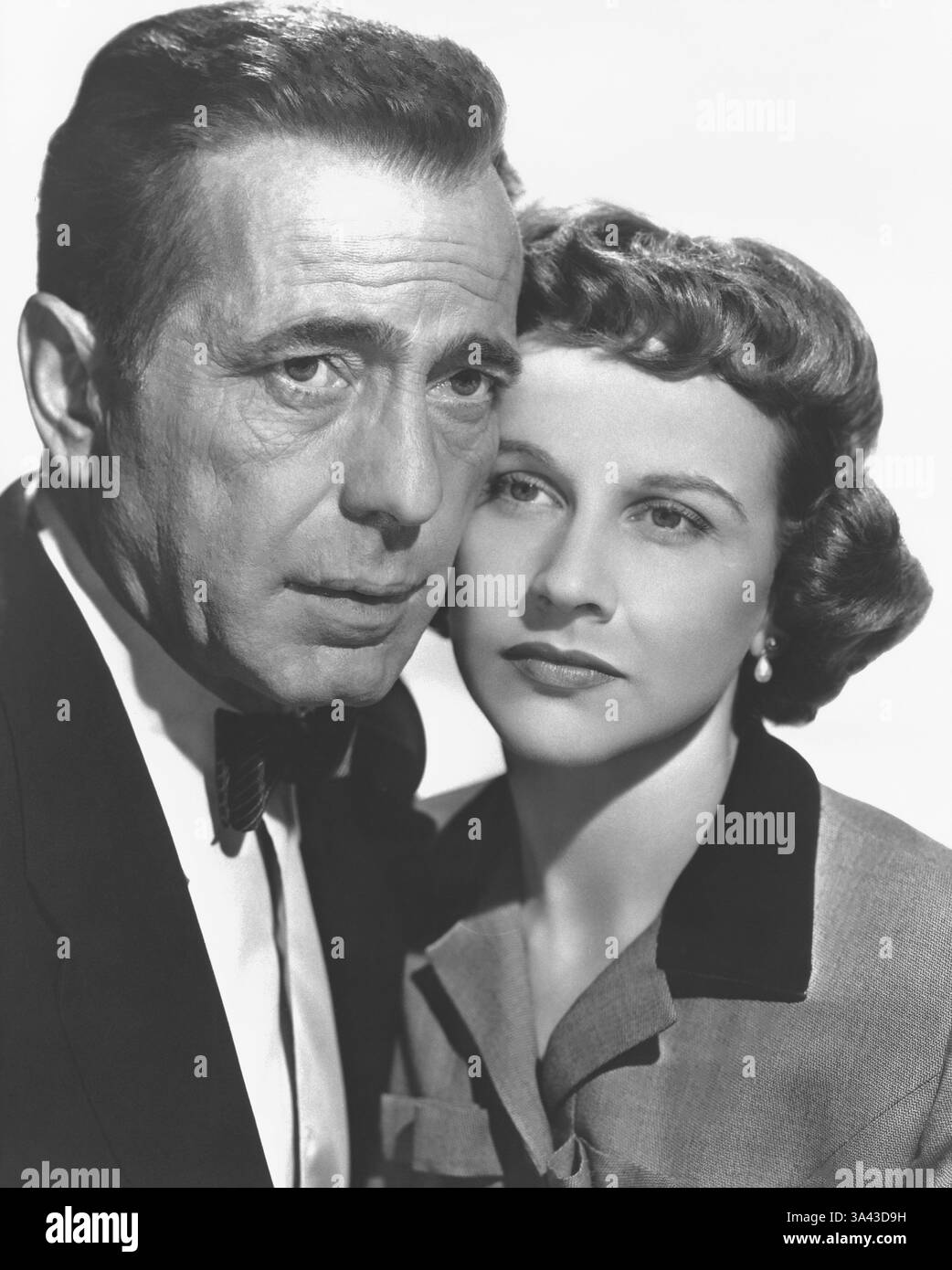 Humphrey Bogart and Kim Hunter - Deadline USA Stock Photo - Alamy
