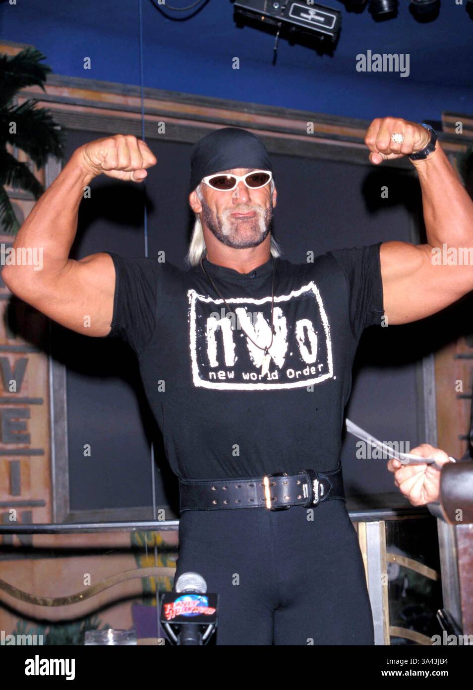 Hulk hogan 1998 hi-res stock photography and images - Alamy