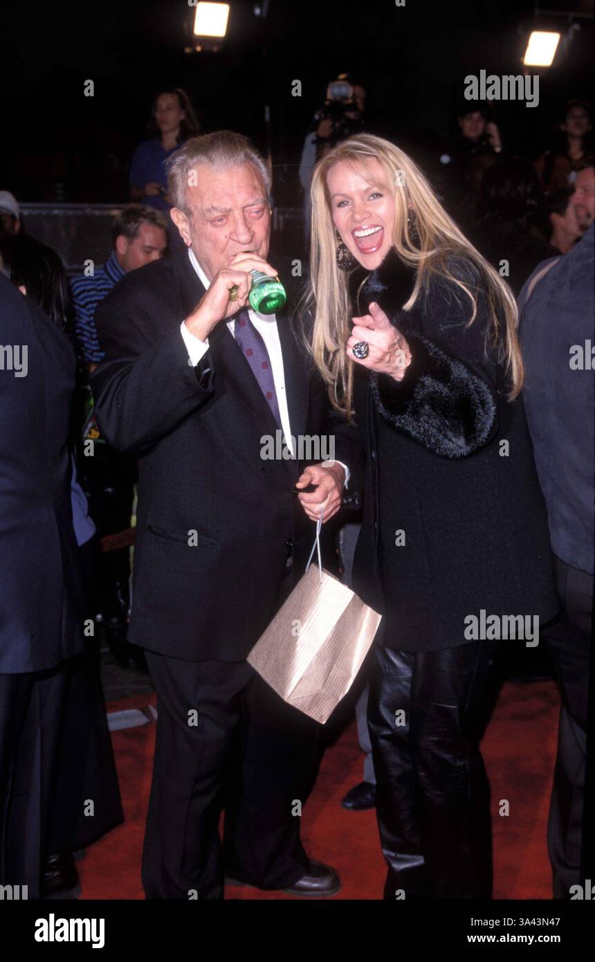 Jan. 1, 2011 - 11/02/2000 .LITTLE NICKY PREMIERE AT MANN'S CHINESE ...
