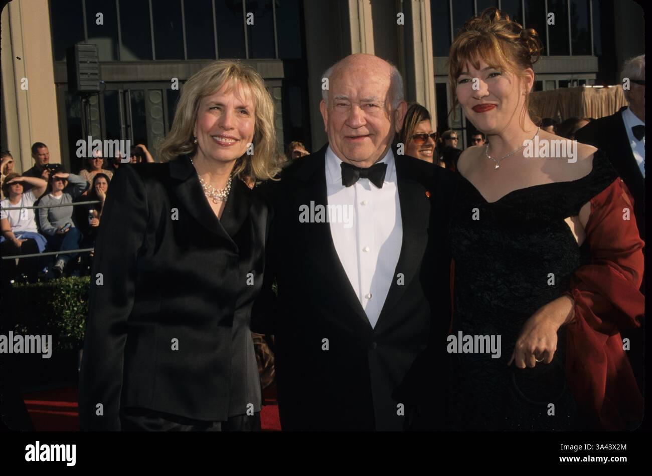 Ed asner and daughter hi-res stock photography and images - Alamy