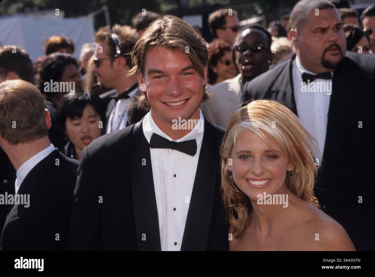 SARAH MICHELLE GELLAR with Jerry O'Connell.The 50th Emmy Awards at Los ...