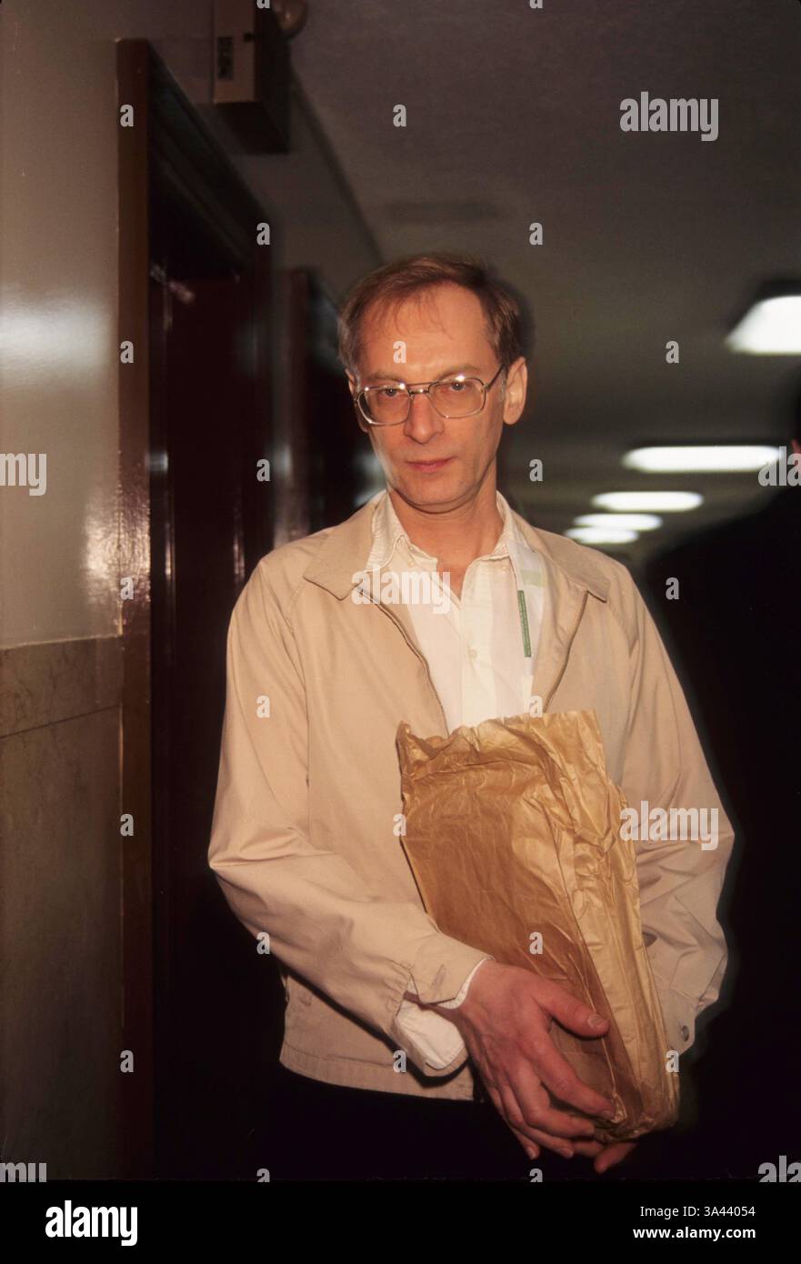 BERNHARD GOETZ.Civil Suit at Bronx criminal courthouse 1996.k4602ar ...