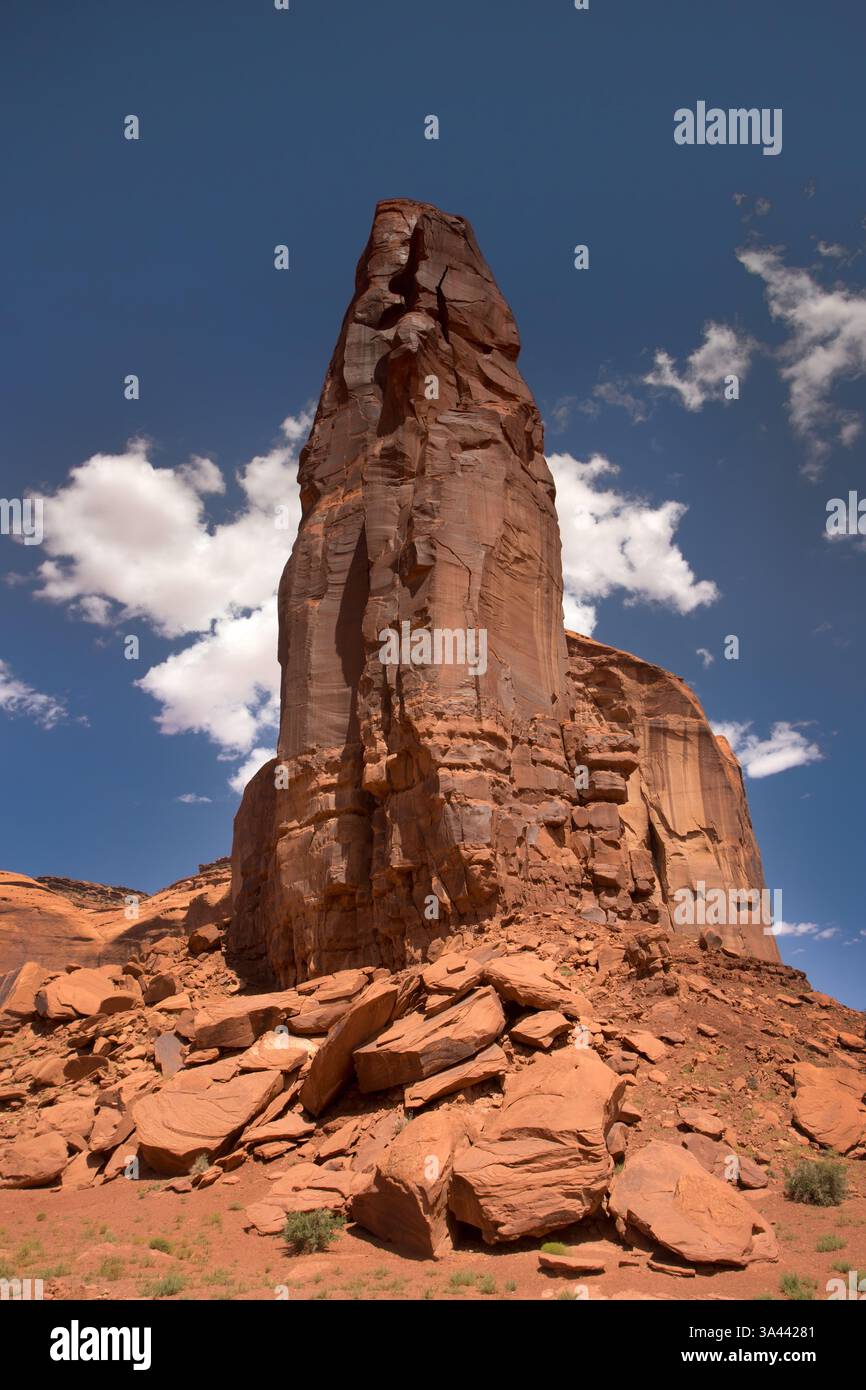 Towering Red Sandstone Spire Stock Photo - Alamy